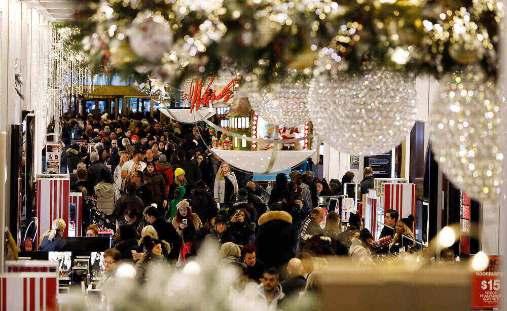 Tips to Make Your Holiday Season Pocket-friendly - Investment Guru