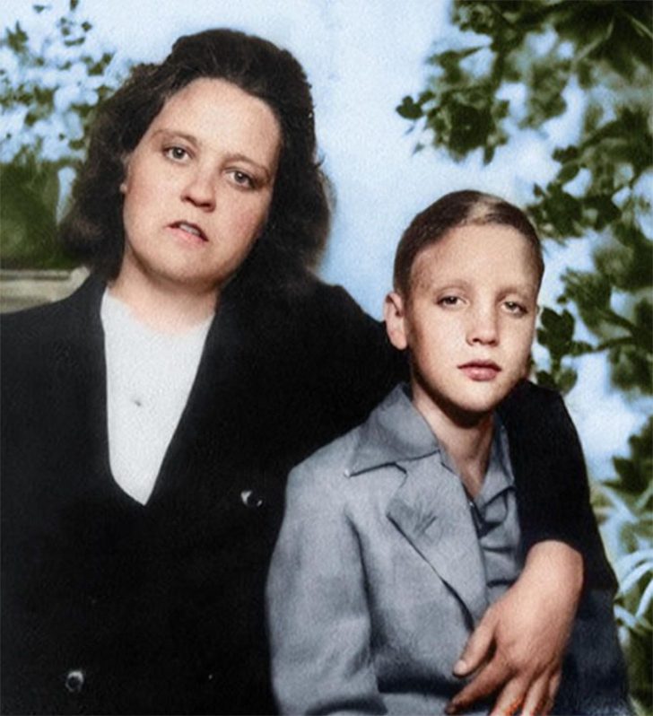 Look Closer at These 45 Eerie Pictures and Read The Surprising Stories ...