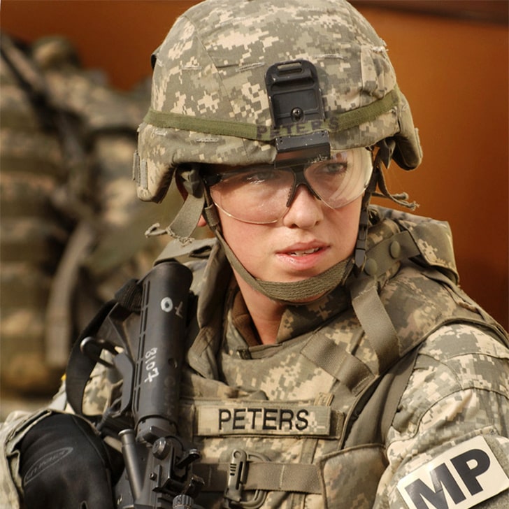 Stunning Female Soldiers Around The World That You'll Confuse For ...