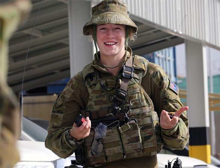 Stunning Female Soldiers Around The World That You'll Confuse For ...