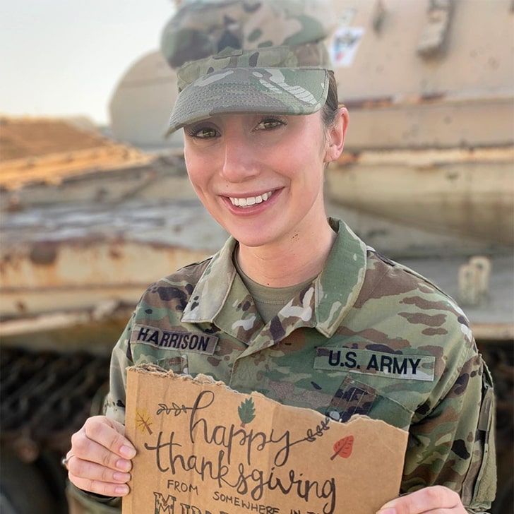 Stunning Female Soldiers Around The World That You'll Confuse For ...